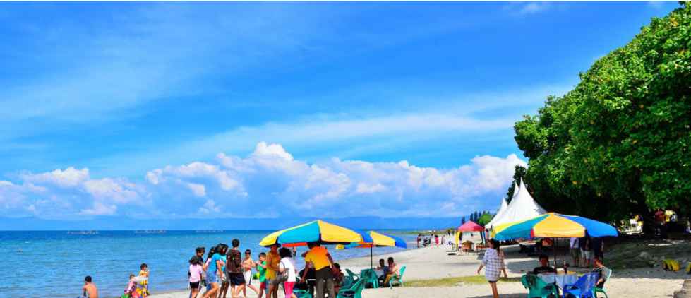 PASIR PUTIH HOTEL SAMOSIR: Perjalanan Ke Pulau Samosir dan Hotel di ...