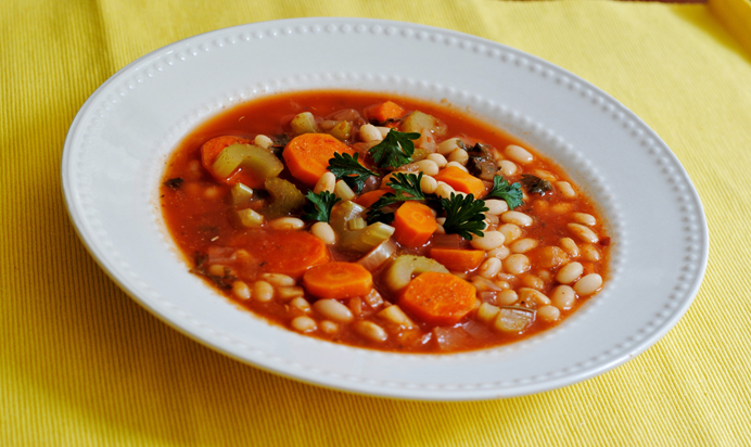 Fasolada, Greek traditional soup ~ travell and culture