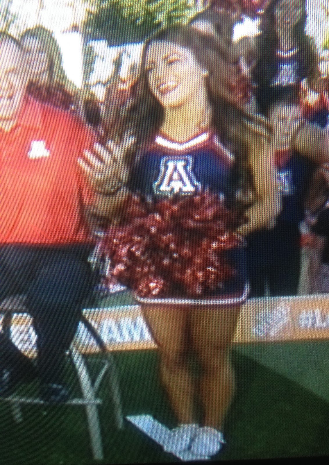 Messy Celebrity Polls: Raquel Rodriguez Arizona Cheerleader