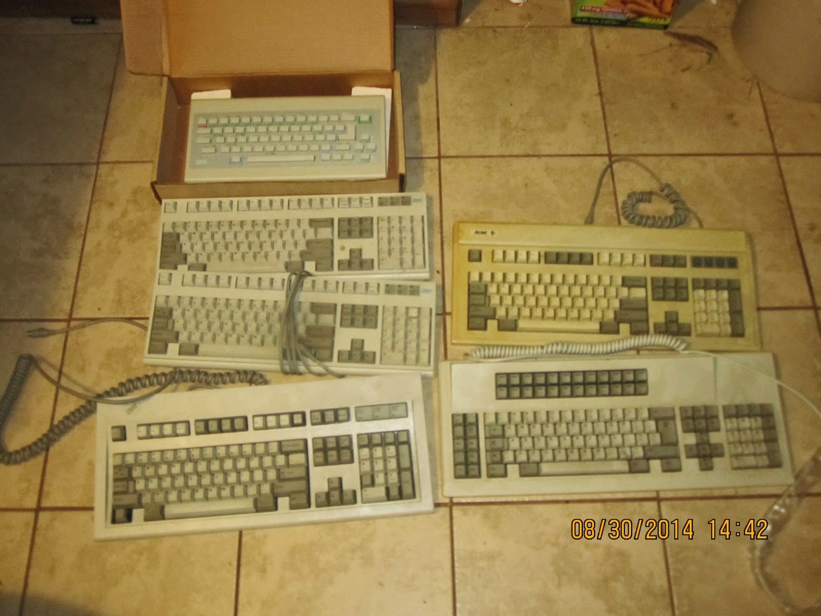 Flipping Quest: Vintage Keyboard Flea Market Haul