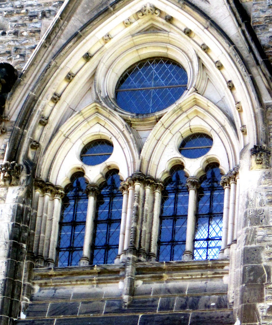 The Brown Knowser: April 2012