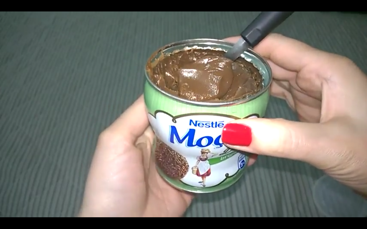 Brigadeiro pronto de lata Nestlé Moça Doceria é bom? Provei!