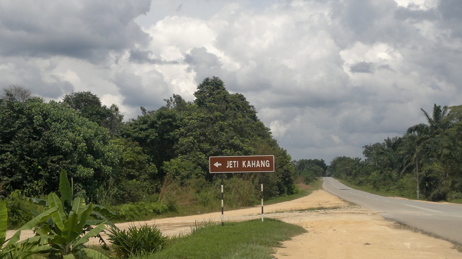 budak bakong: Gerai Ikan sungai@tepi sungai Kahang