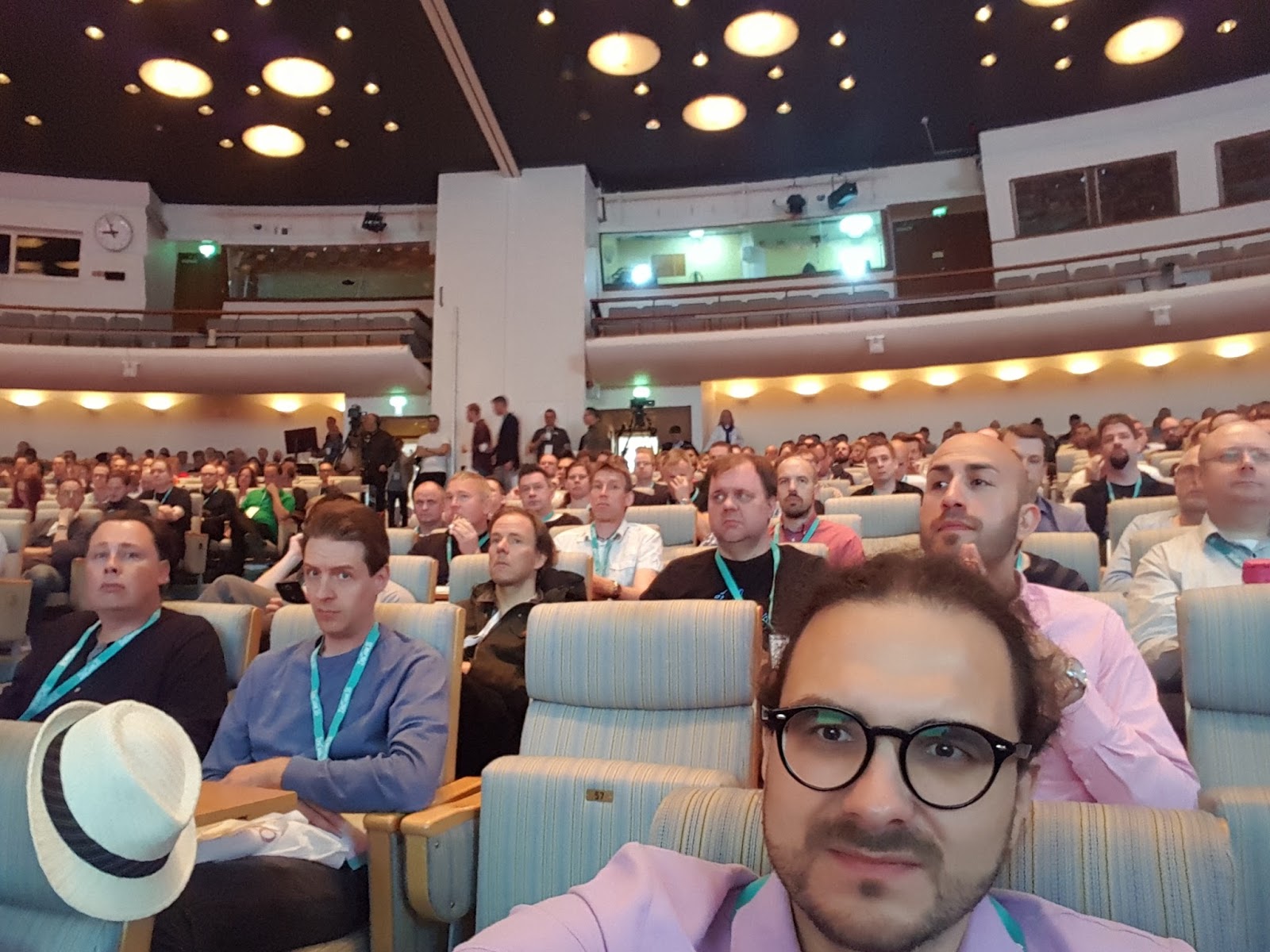 Kodierer [Coder]: #HoloTouring Stop 1 - Content for the DevSum 2016 HoloLens Presentation