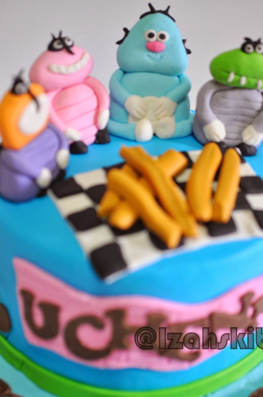 Izah's Kitchen: Oggy and the Cockroaches