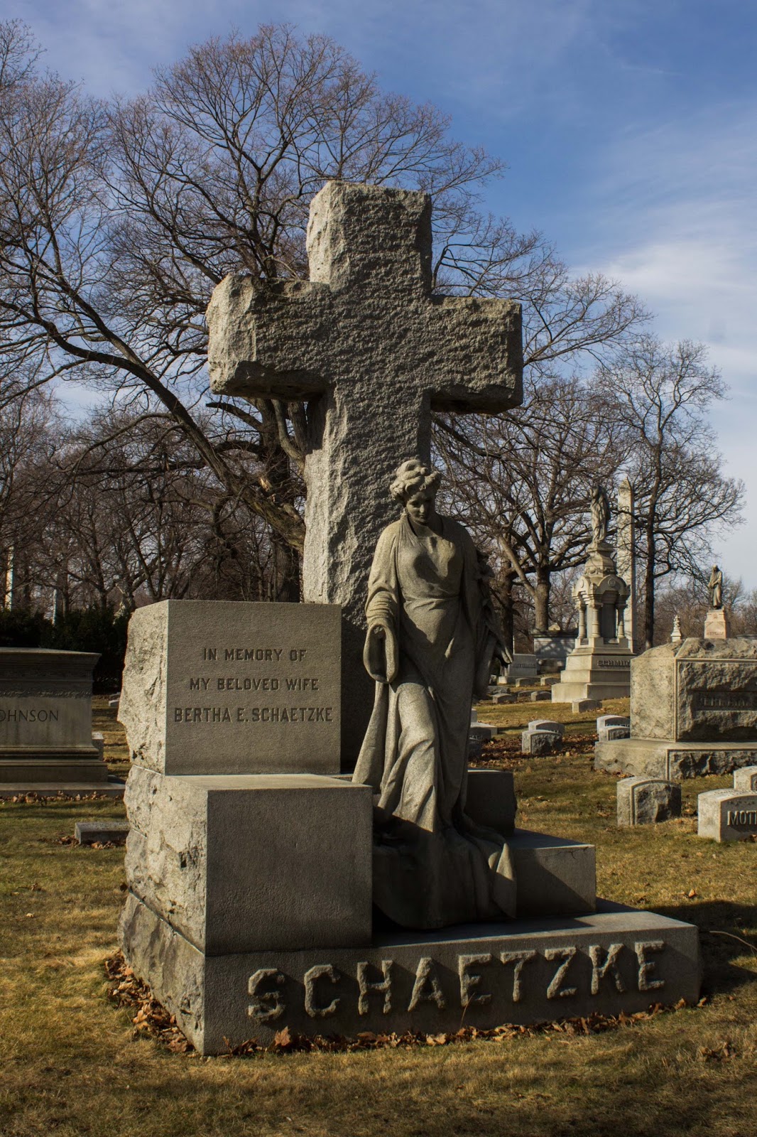 Midwestern City Girl: History Amongst the Tombs: Forest Home Cemetery