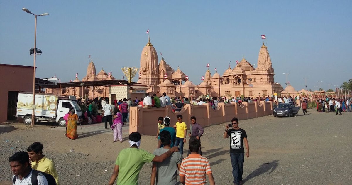 Nilkanth Dham Swaminarayan Temple-Sahjanand Univers in Poicha Gujarat India