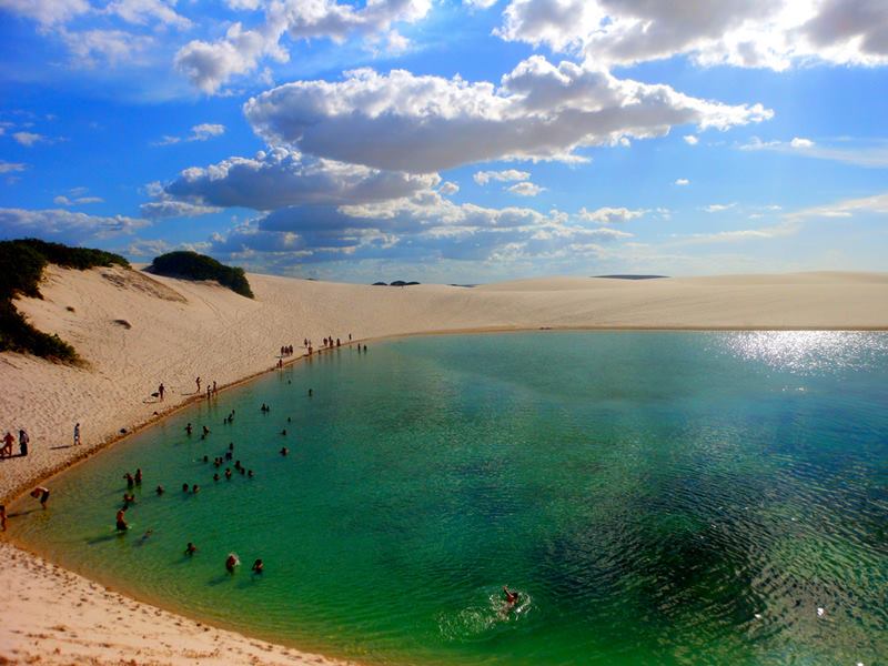 Lençóis Maranhenses, Crystal clear water between the Dunes
