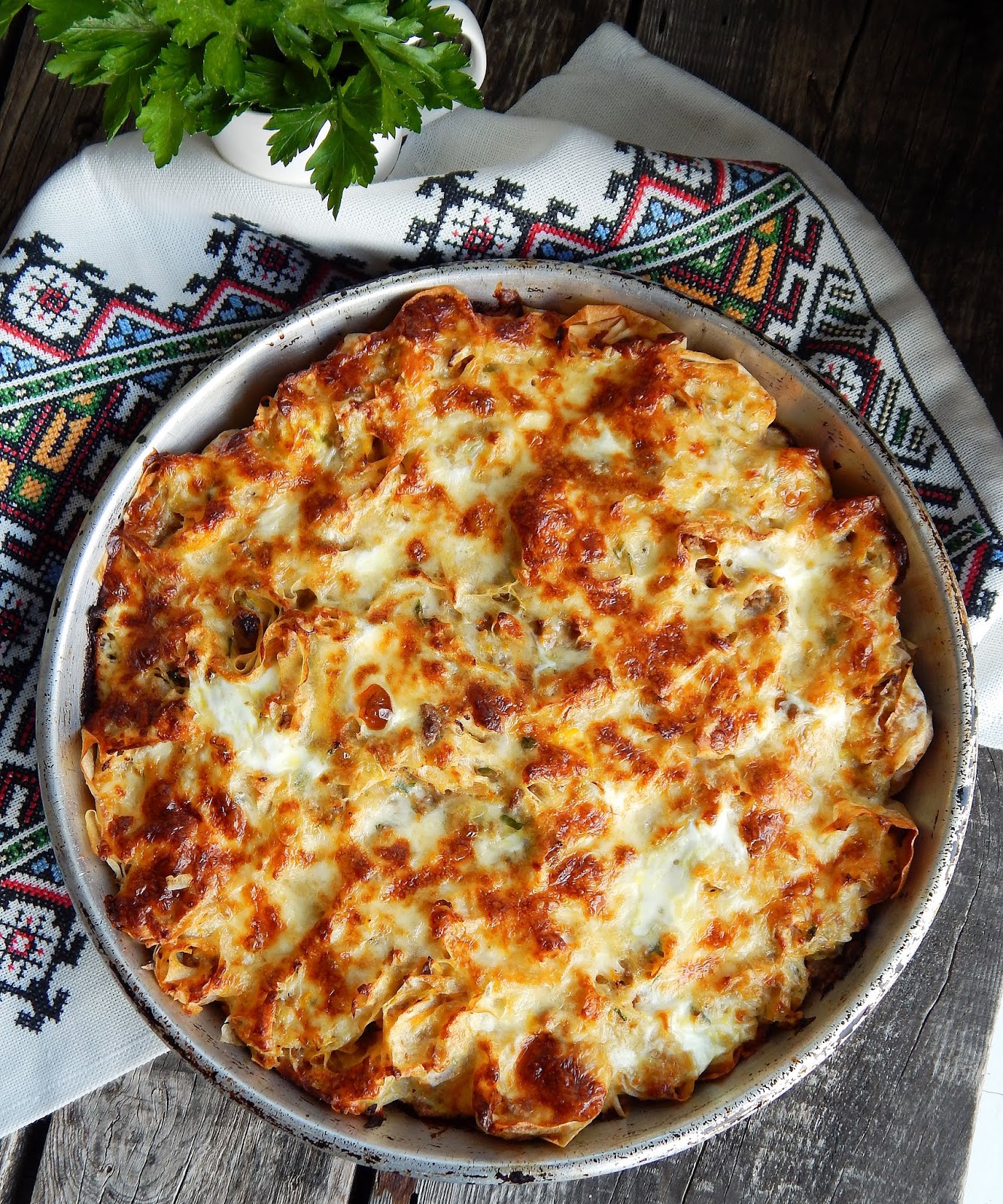 Jekin Kapric : Turski burek sa mesom i kupusom (Lahanalı Kolay Börek)