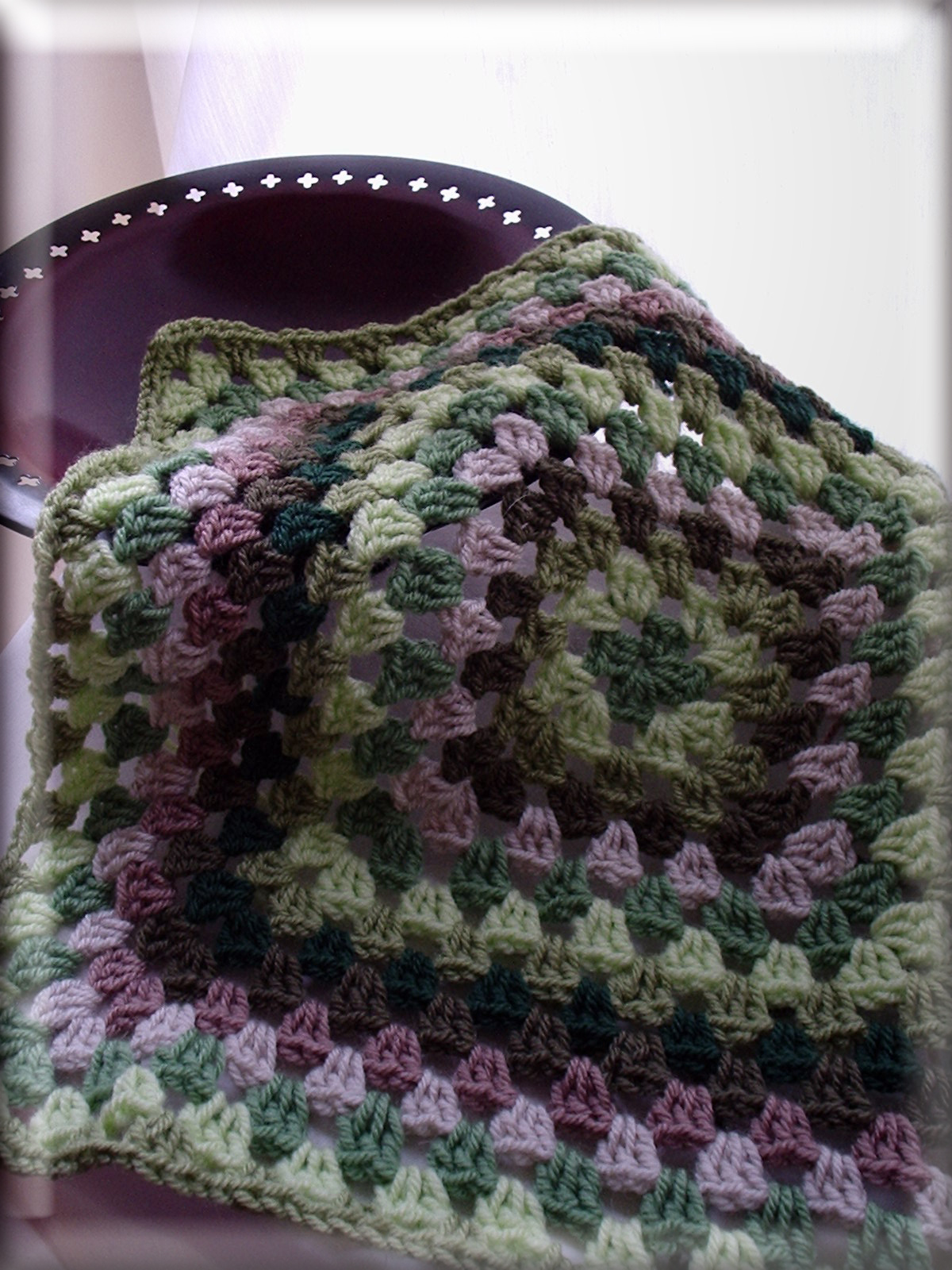 HookLineAndStitches: Crochet Throw - Never ending squares