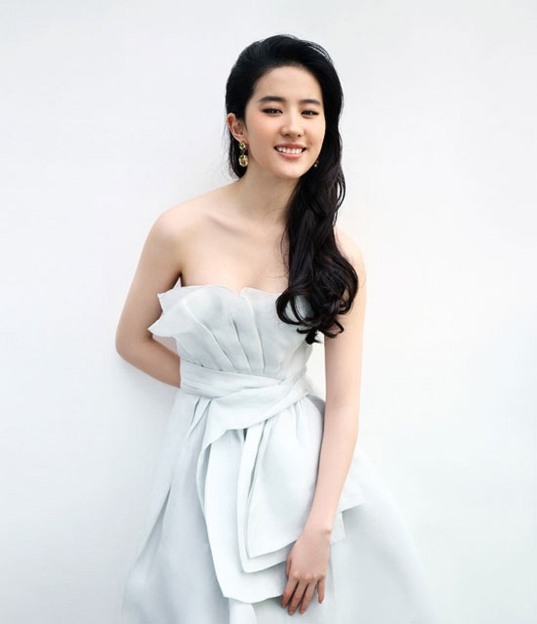 Beautiful Liu Yifei HD Wallpaper - all 4u stars wallpaper