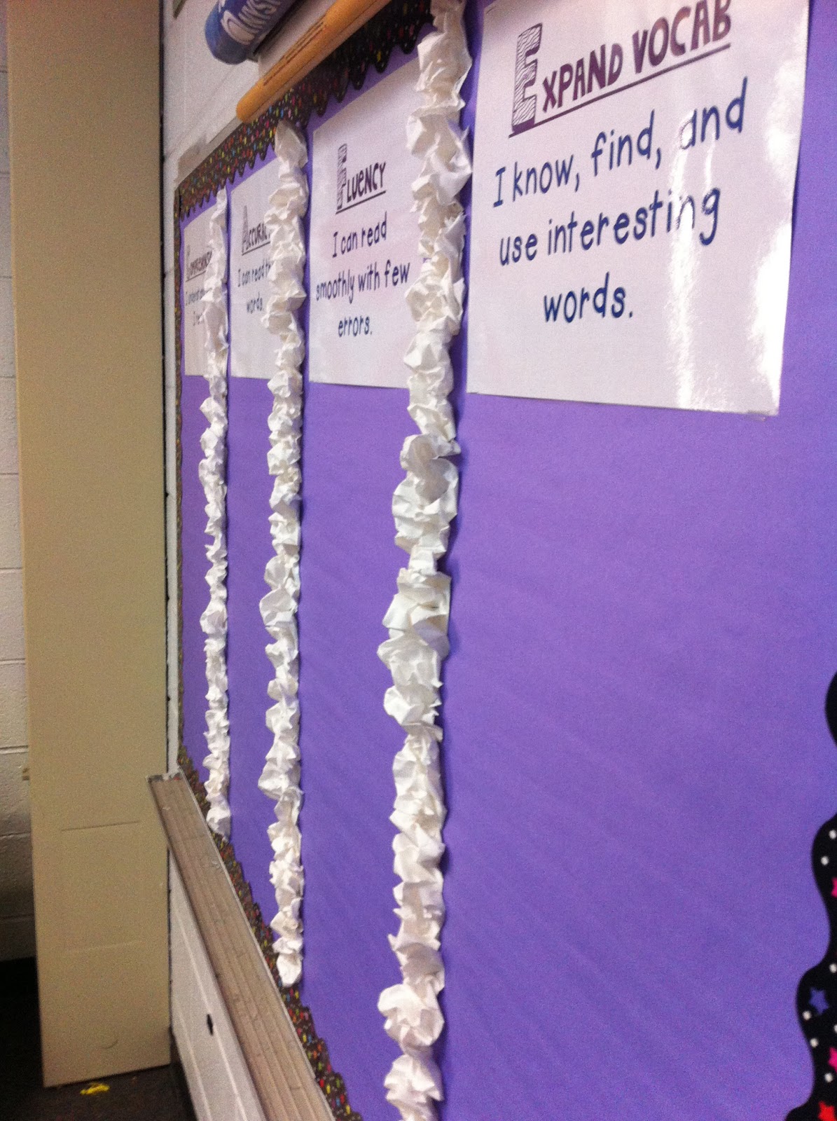 First Grade Funzies: Crinkle Border Tutorial