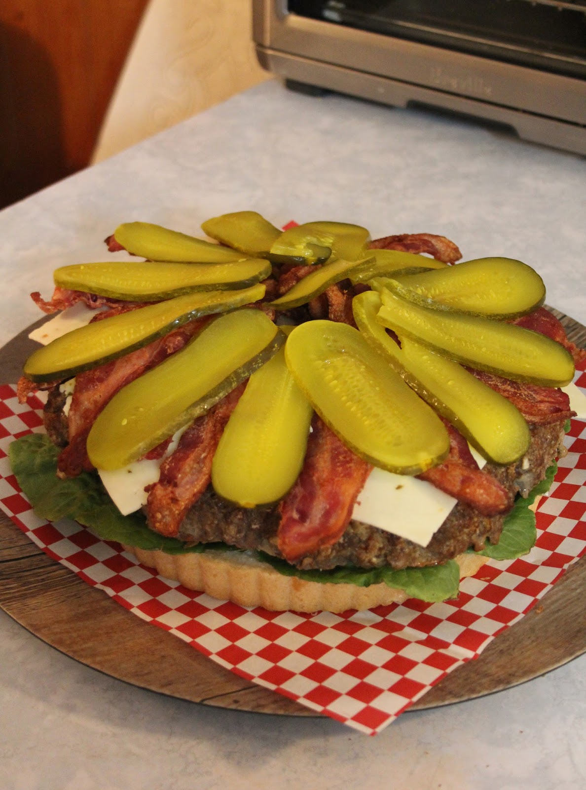 Jo and Sue: Giant Bacon Cheeseburger