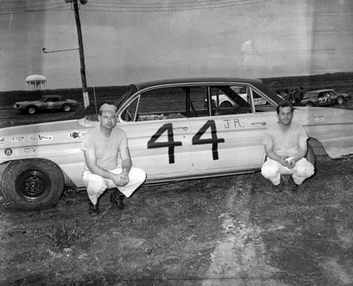 Midwest Racing Archives: 1972 - First Boone win for DeFrance