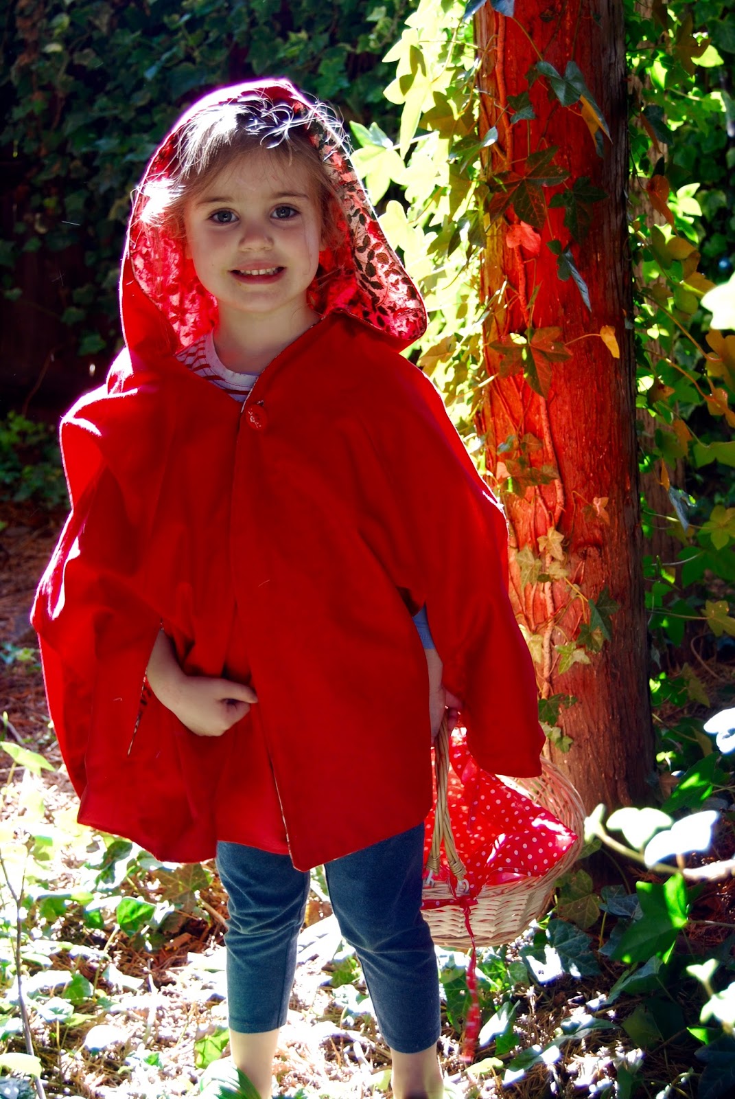 two mädels: Little Red Riding Hood