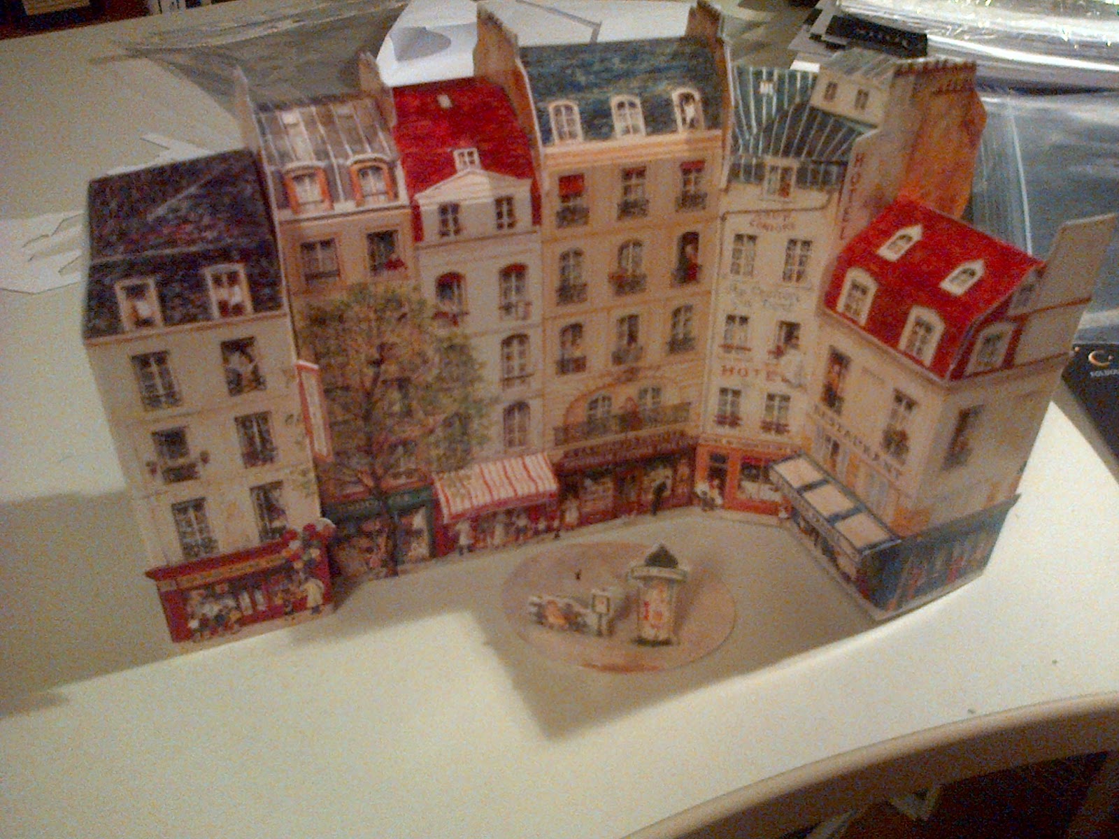 French Model Railway: HO scale card buildings