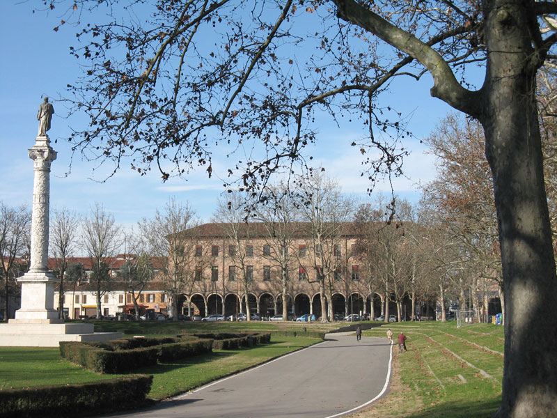 1200 miles apart: Tutti a Ferrara