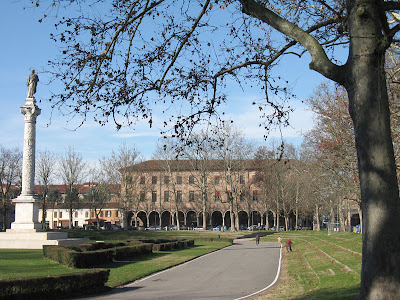 1200 miles apart: Tutti a Ferrara