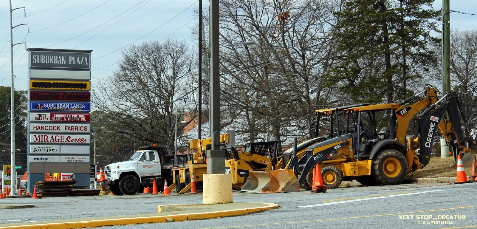 NEXT STOP...DECATUR: Lookout Suburban Plaza Here Comes Wal-Mart
