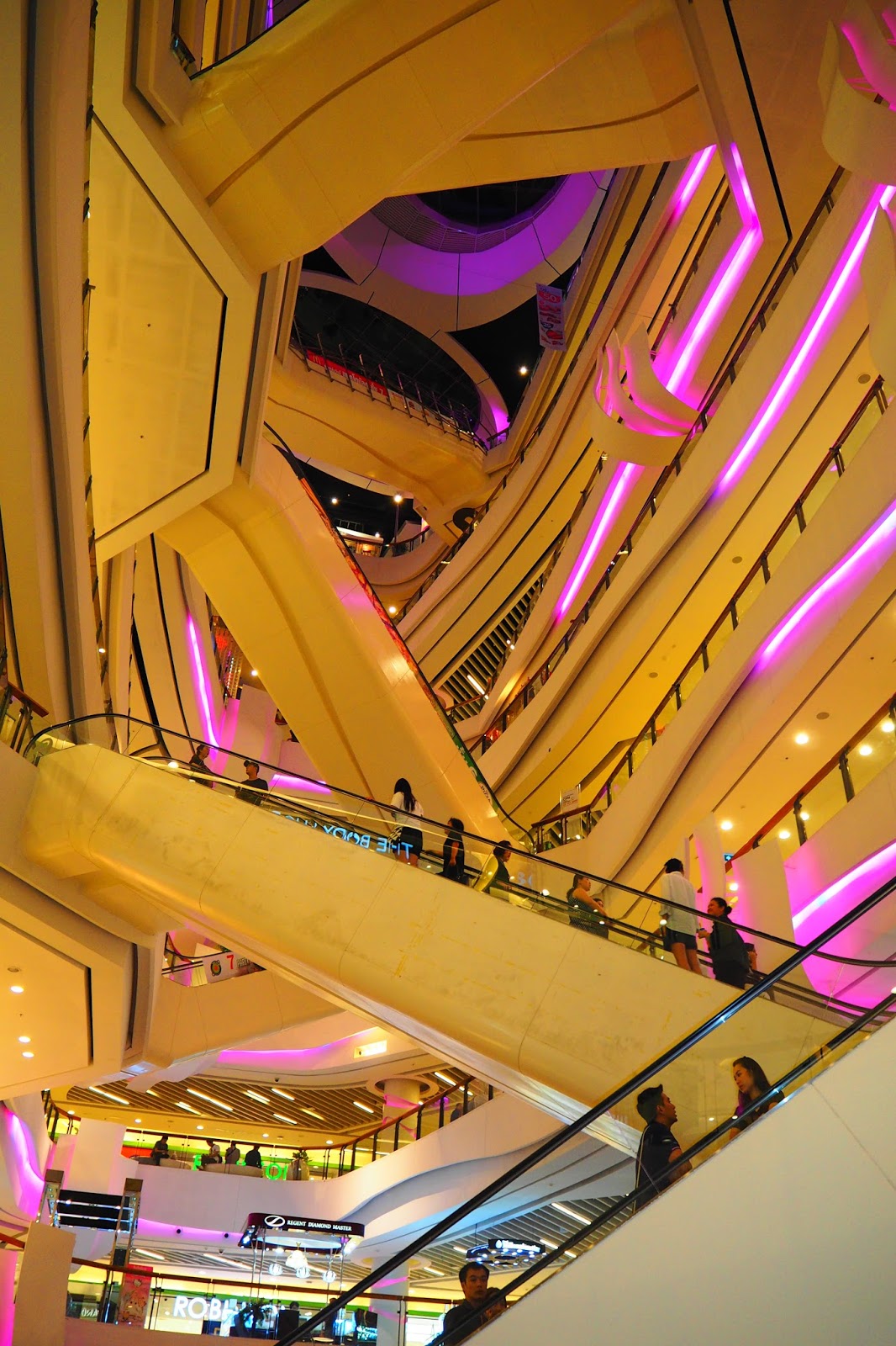 Kee Hua Chee Live!: CENTRAL PLAZA GRAND RAMA 9 IN BANGKOK IS A MUST-SEE ... Kee Hua Chee Live!: CENTRAL PLAZA GRAND RAMA 9 IN BANGKOK IS A MUST-SEE ...