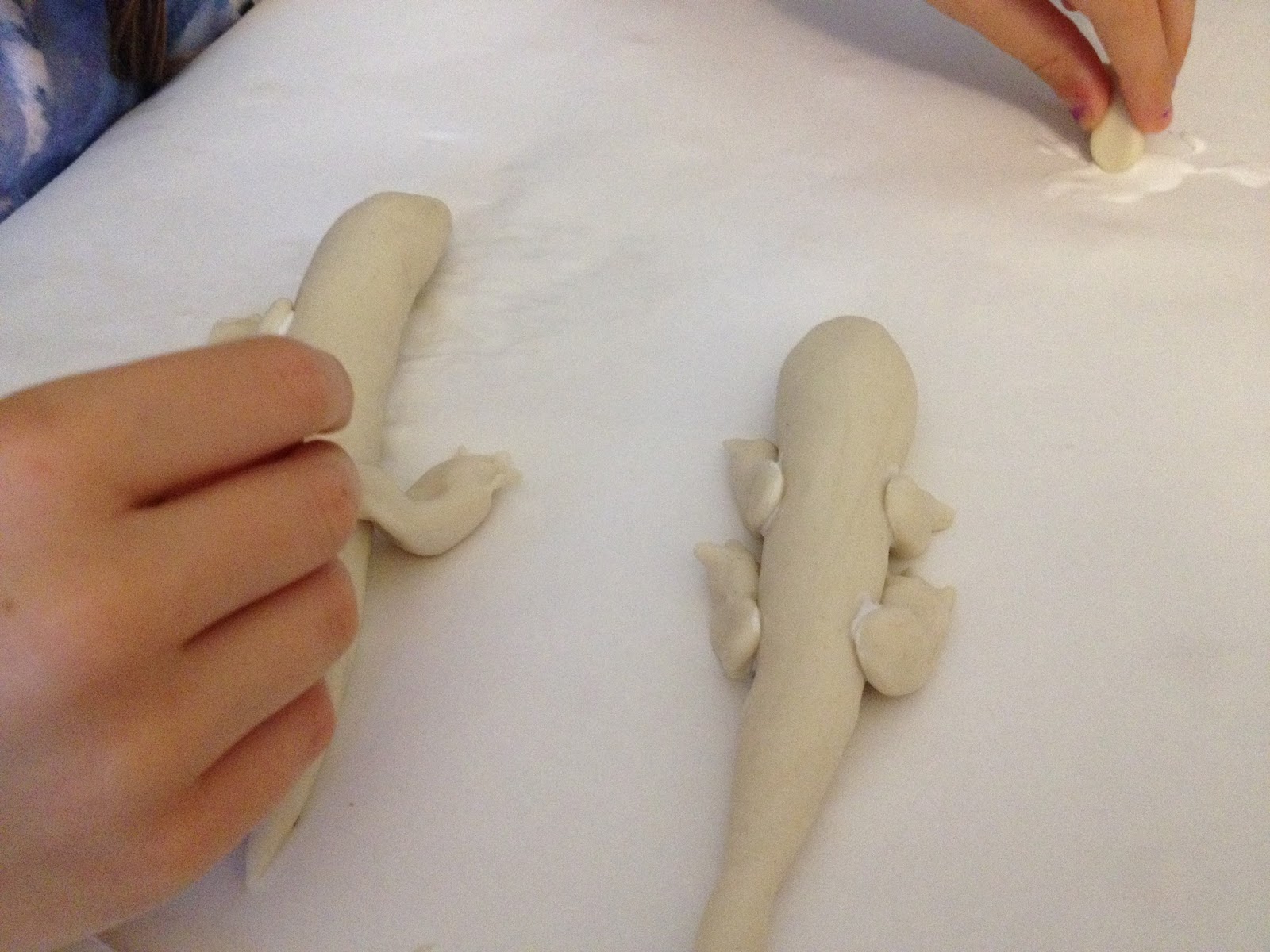 Artist Mummy: Glue sandwiches become little lizards!