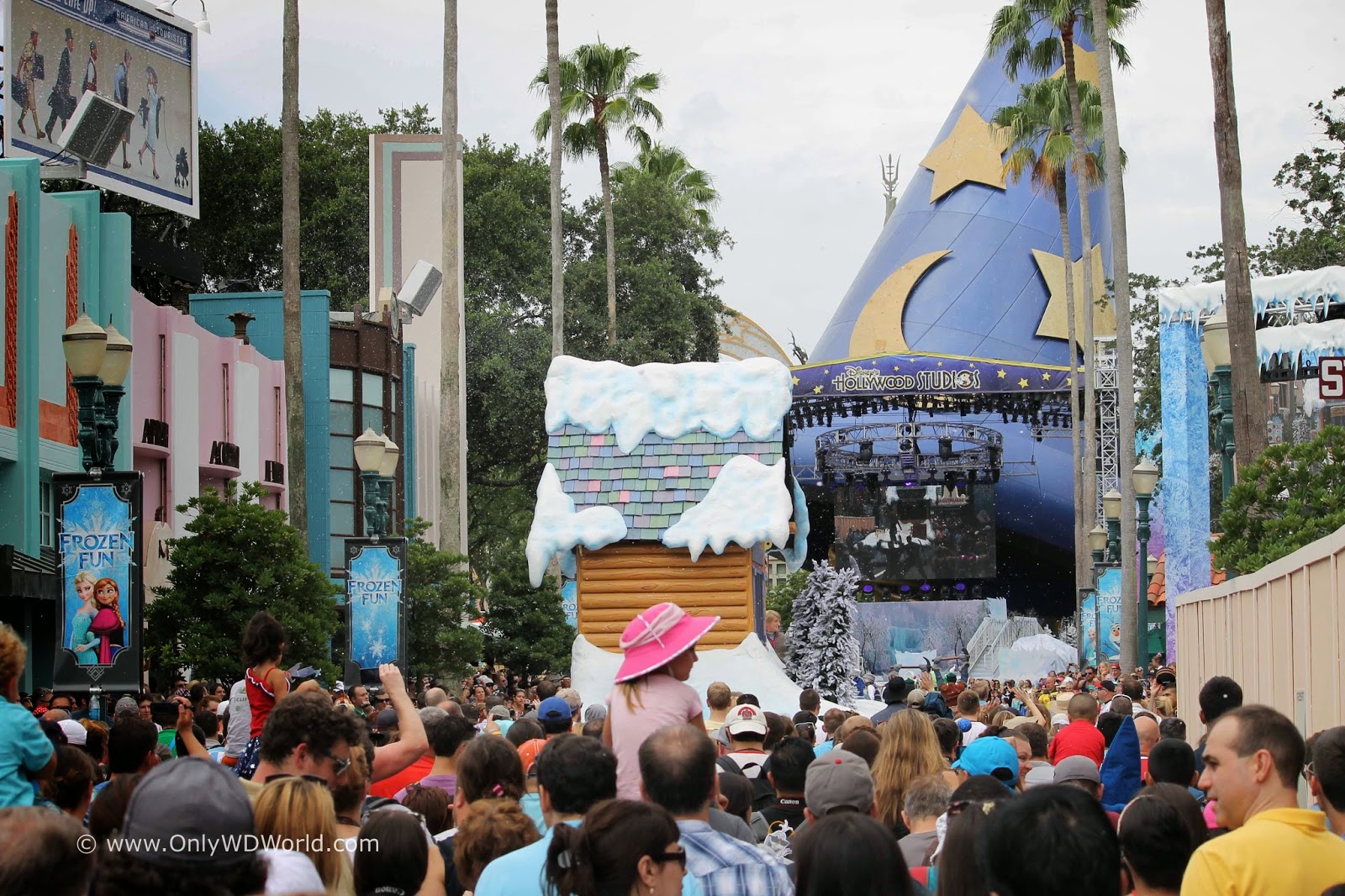Frozen Summer Fun - Anna and Elsa's Royal Welcome | Disney World Blog ...
