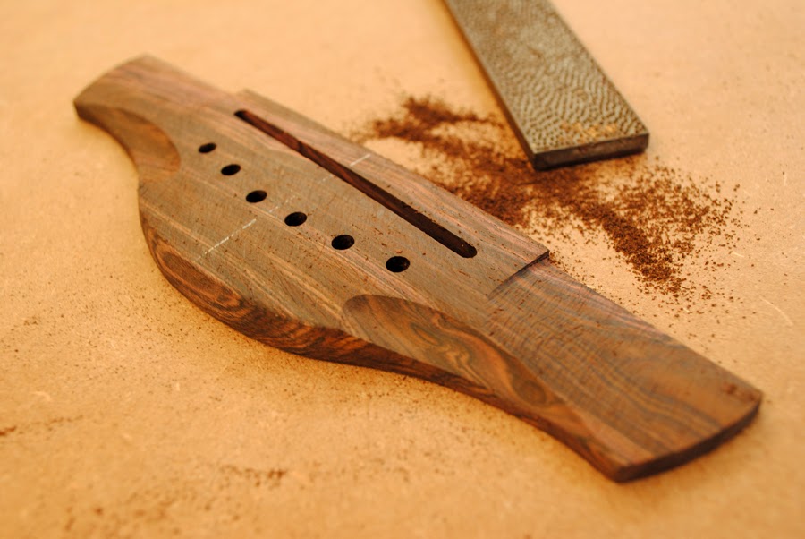 VIOLA MINEIRA: cavalete...