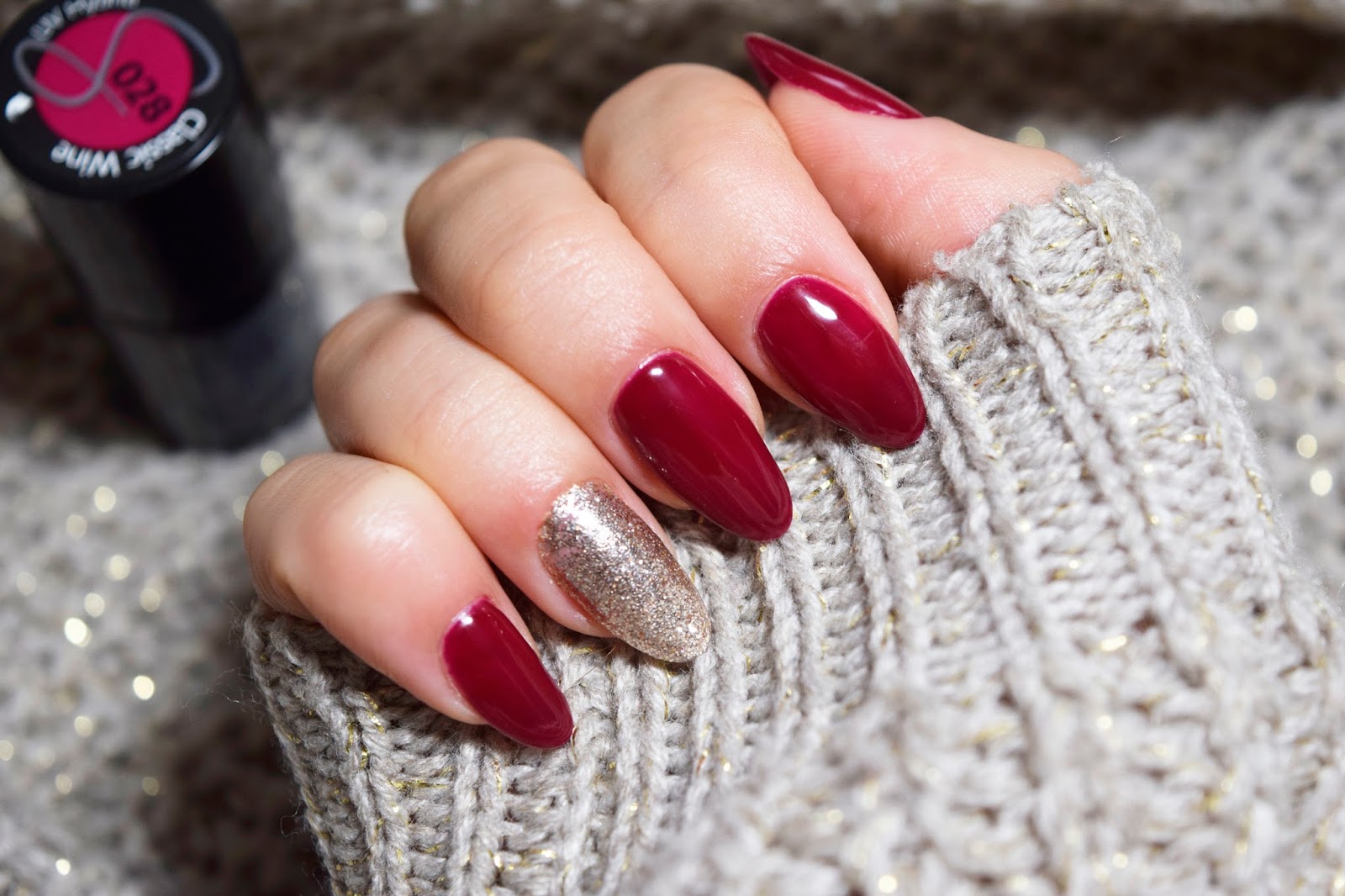 Idealnie nieidealne malinowe usta.: Semilac - 028 Classic Wine.