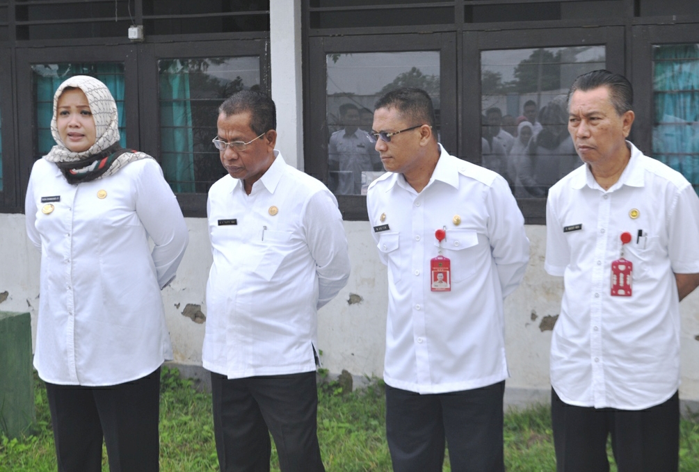 Bupati Bima: Seragam Putih-Hitam Harus Menginspirasi Semangat Kerja ...