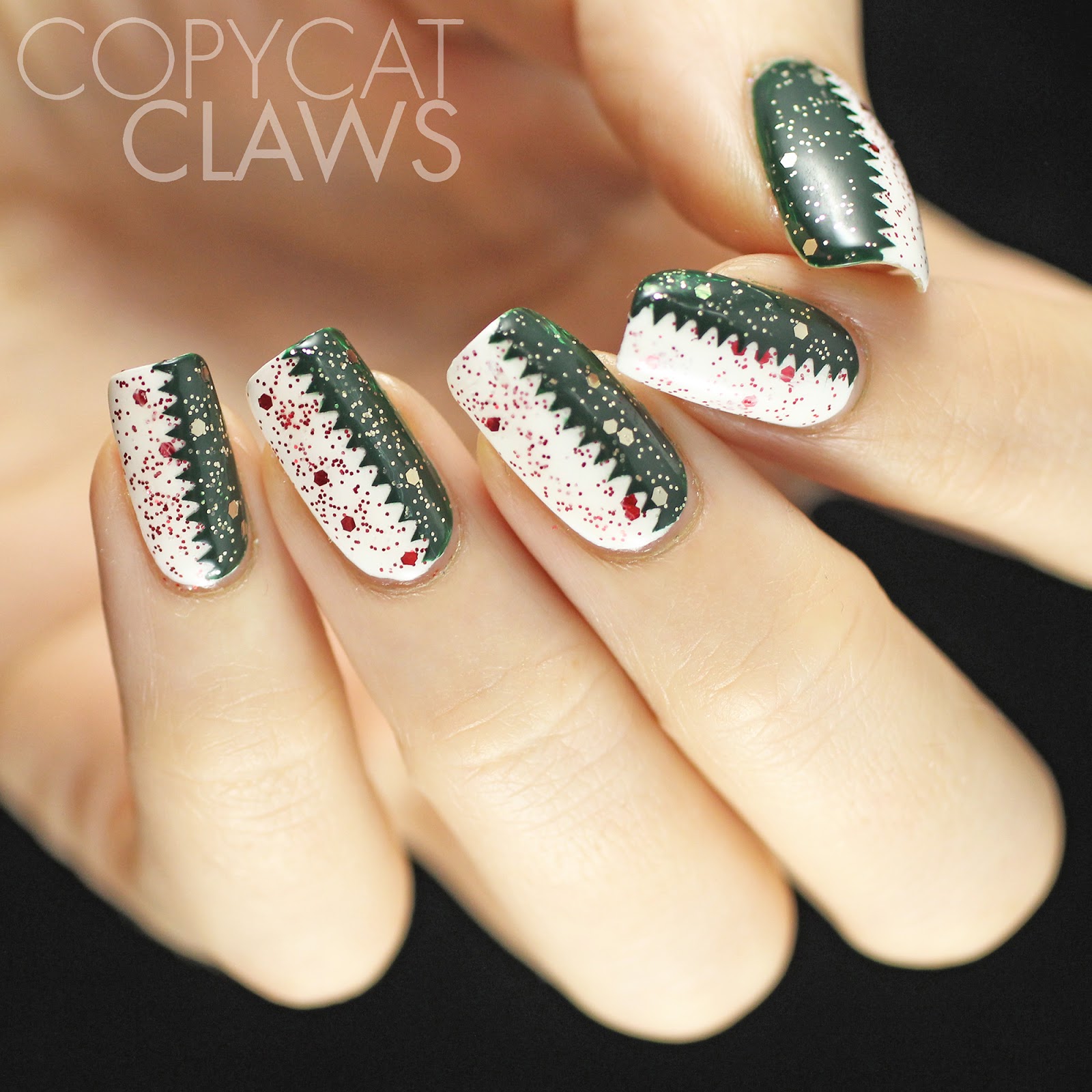 Copycat Claws: Zig Zag Christmas Nails