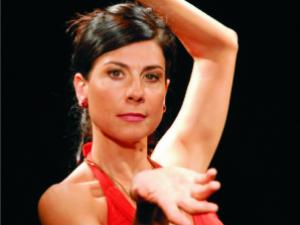 Taís Paranhos: Após participação em "Avenida Brasil", atriz Ângela Dip ...