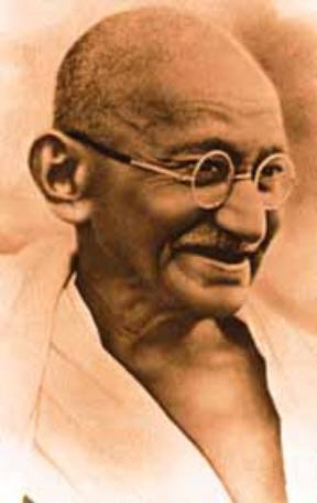 Perjuangan Belum Berakhir...: Mahatma Ghandi : Pemimpin Revolusi Rakyat ...