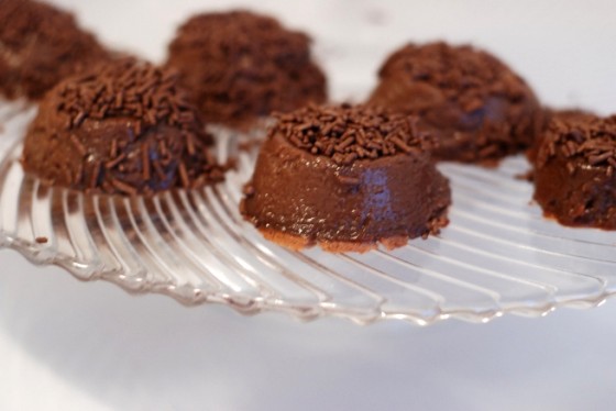 Delícias do Dia-a-Dia: MINI BRIGADEIRÃO