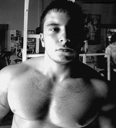 LA PERFECTION FAITE HOMME: LORENZO BECKER 01