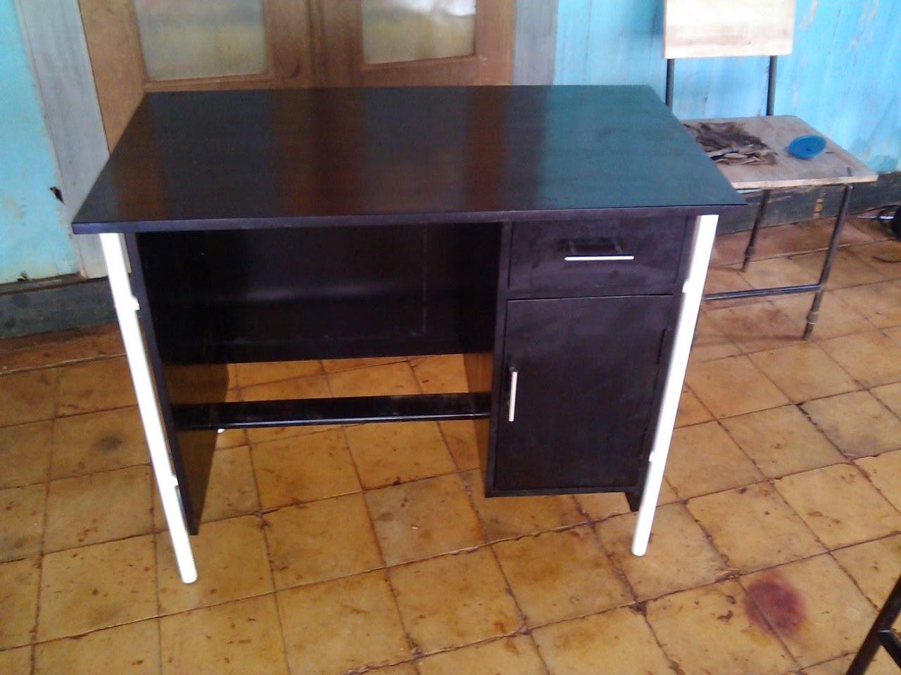 HF. JAYA ABADI: Meja Sekolah Rangka Besi