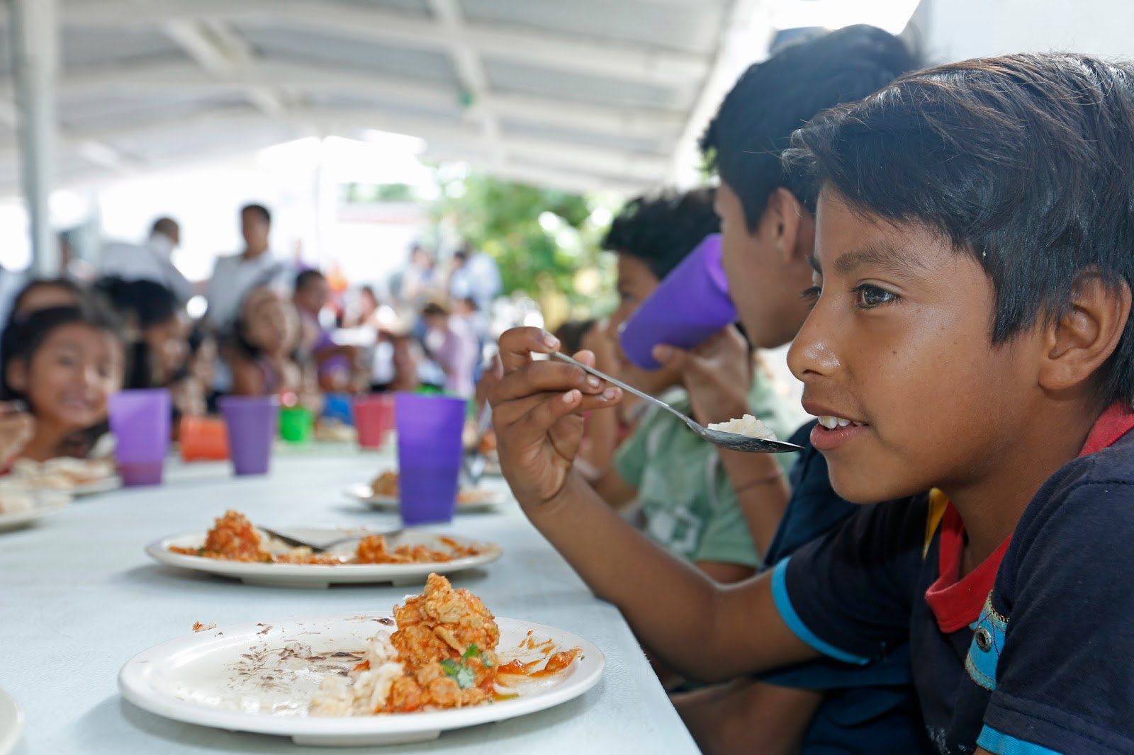 Comedores comunitarios, clave para atención de familias