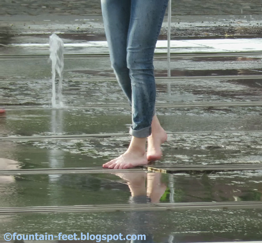 FOUNTAIN FEET: Wet and messy feet