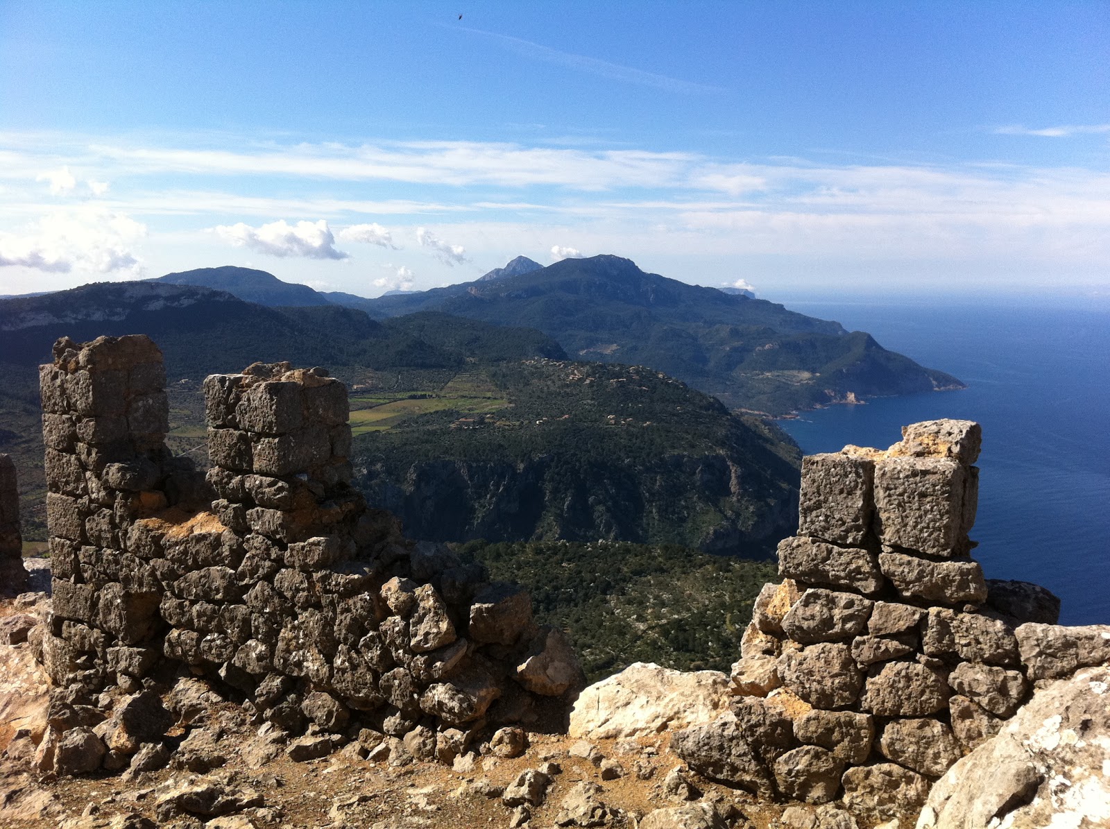 DE L'EMPORDÀ A LA SERRA DE TRAMUNTANA: DE VALLDEMOSA AL TEIX
