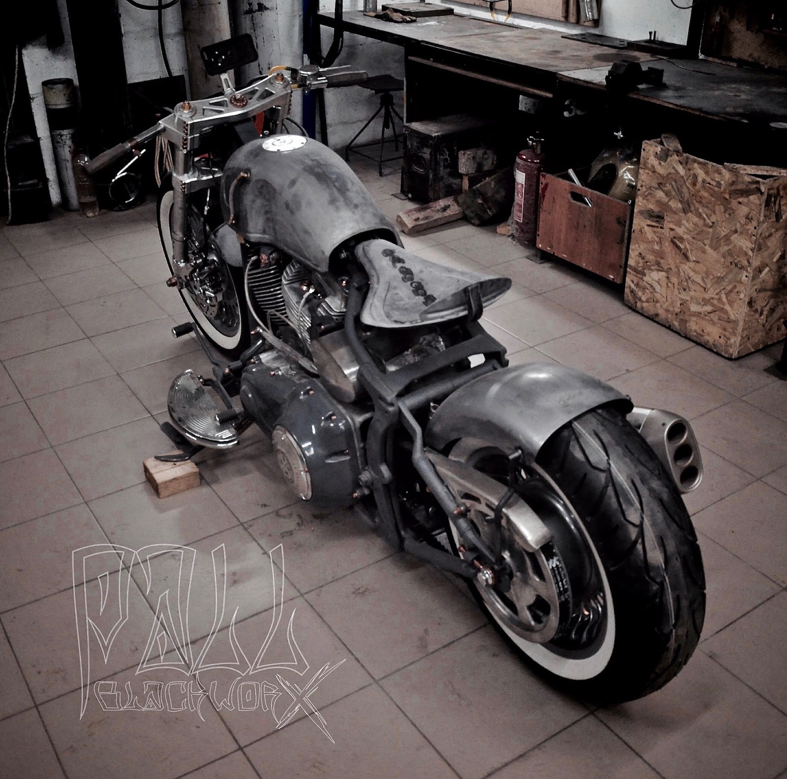 Mojave Softail - Inazuma café racer
