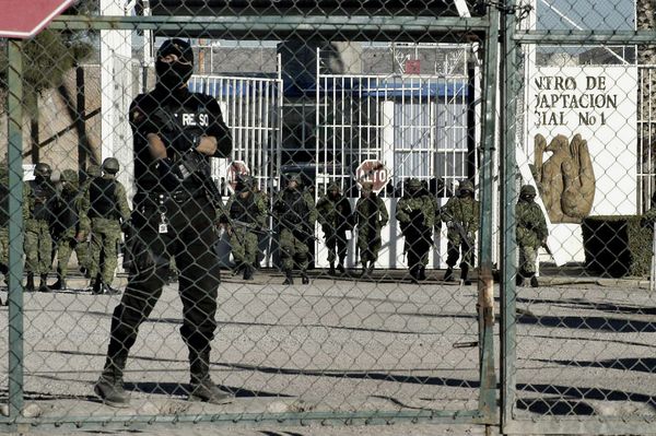 e Articles: Prison battle in Mexico leaves at least 35 inmates dead