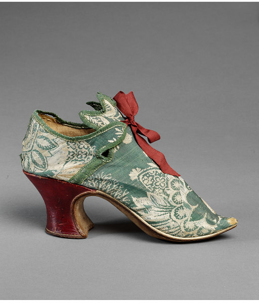 Stalking the Belle Époque: History’s Runway: A Pair of Silk Brocade ...