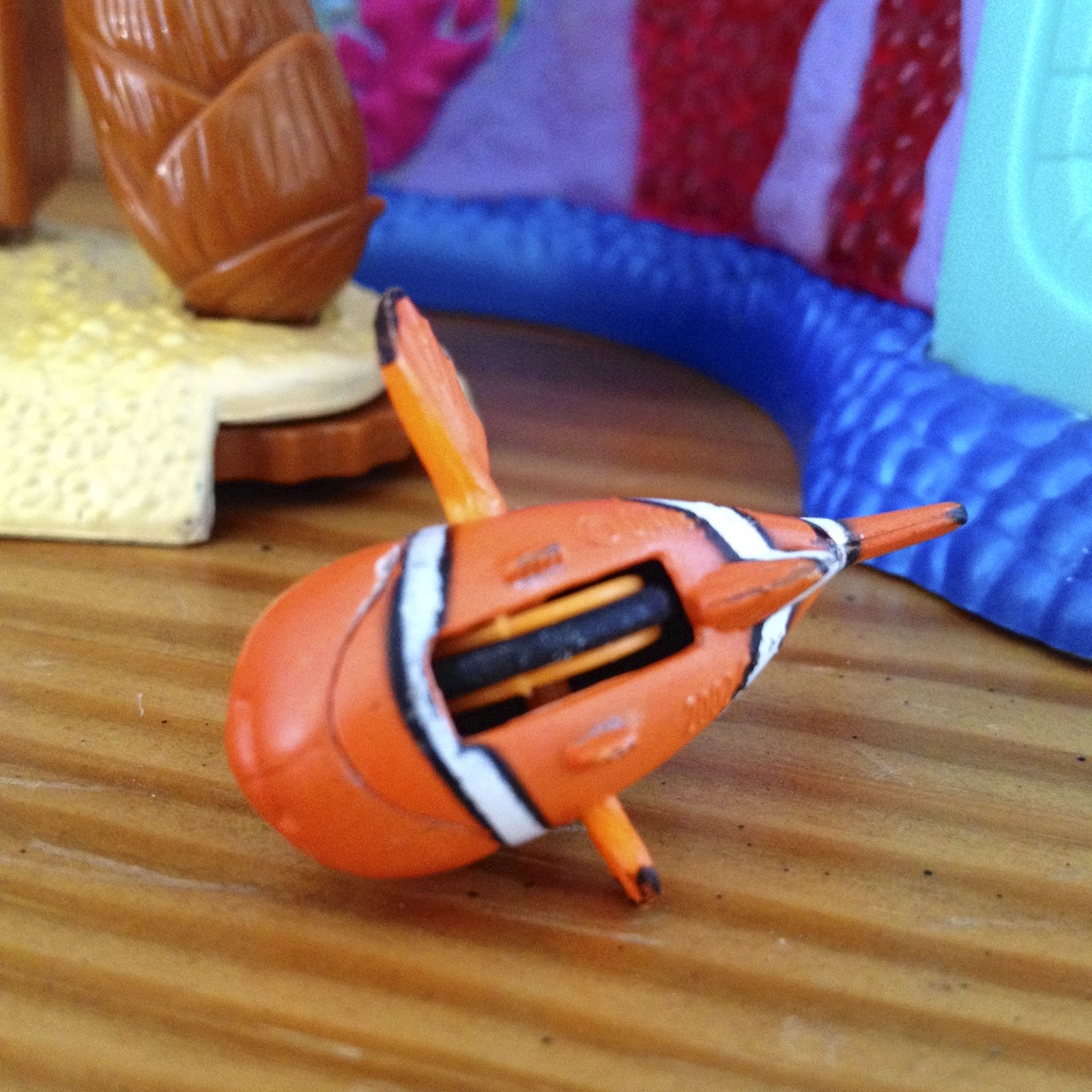 Dan the Pixar Fan: Finding Nemo: Hasbro Aquarium Adventure Play Set ...