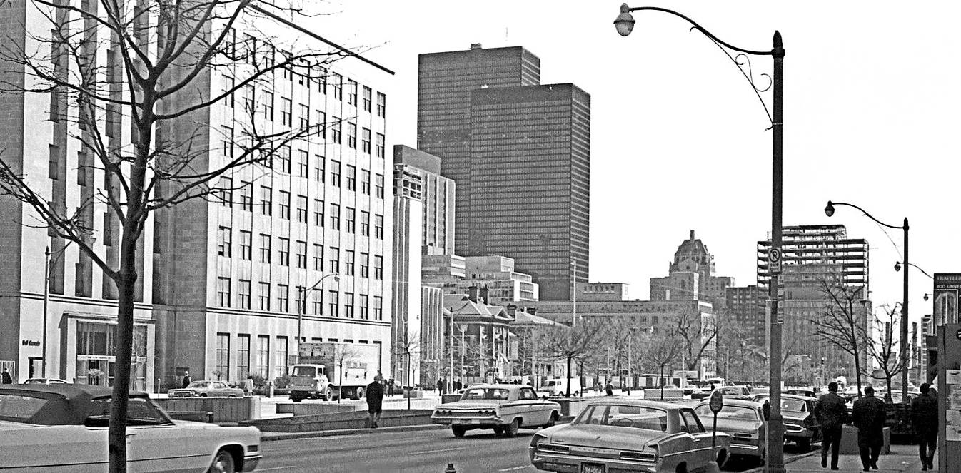 CHUCKMAN'S OTHER COLLECTION (TORONTO POSTCARDS) VOLUME 01