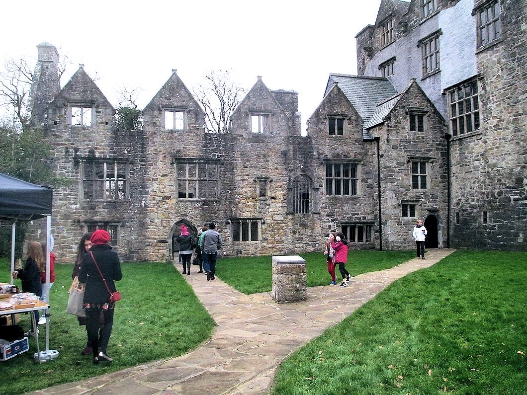 Somewhere in Ireland: donegal castle