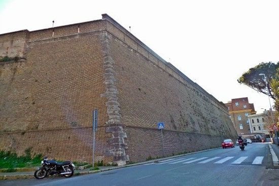 RORATE CÆLI: Vatican walls