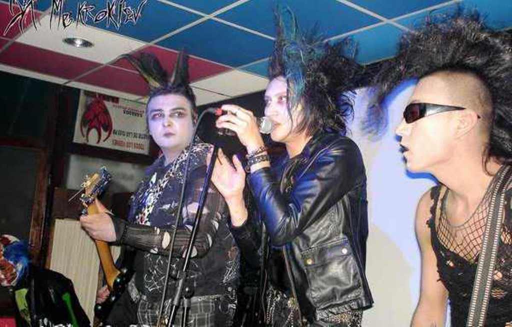 BatCave-Punk-Postpunk-Darkwave-Coldwave-RockGotico-Minimal Wave-Gothabilly