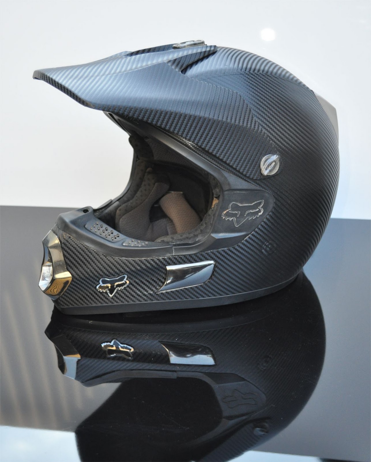 Gigacube Fox Motorcross Helmet Carbon Fibre Wrap Gigacube Fox Motorcross Helmet Carbon Fibre Wrap