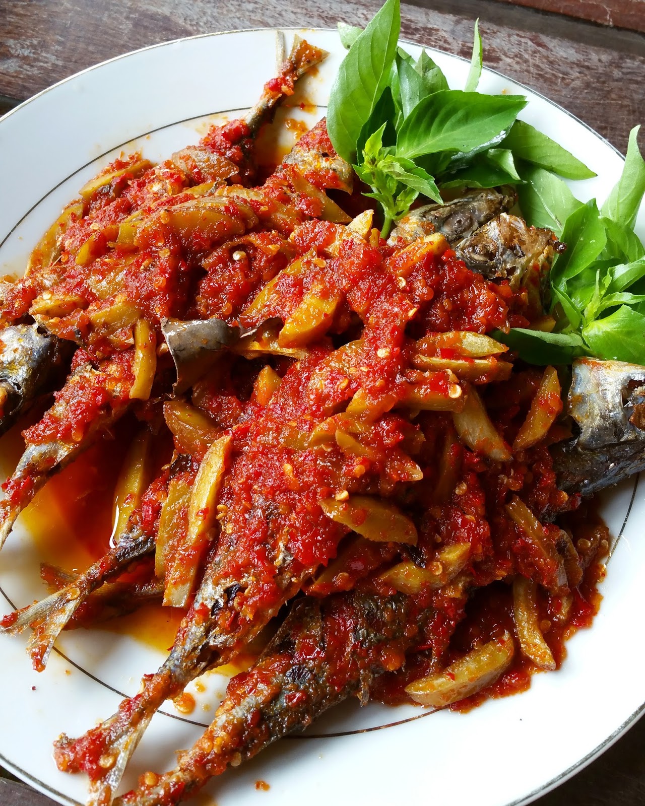 Jess-KITCHEN-Lab: Ikan Goreng Sambal Jengkol Belado