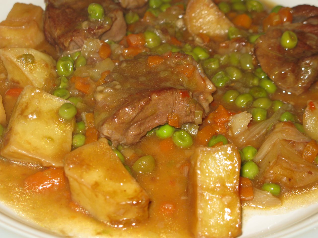 HORA DE COCINILLAS: Estofado de morcillo o zancarrón