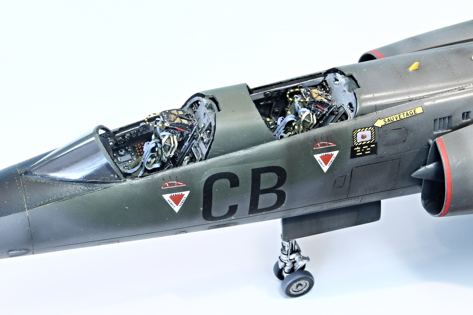 Istvan Michalko's scale models: Dassault Mirage IVP - Heller, 1/48